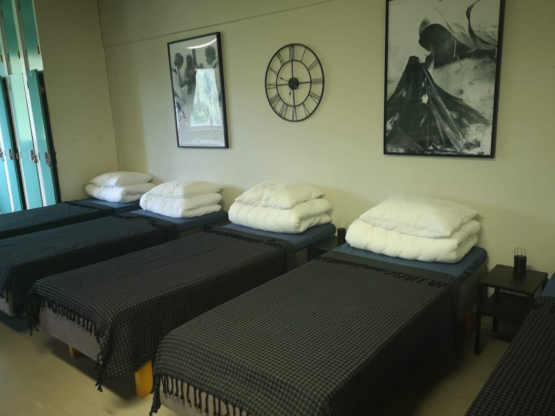 Unohtumaton majoitus Mikkelin Karkialammella - Army Hostel